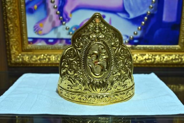After the donor Dr.Rajaram Kote and his family members offered Golden ...
